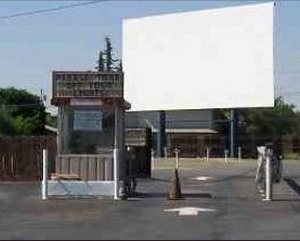 Feb. 14: Madera Drive In Theatre, Madera CA | Carload